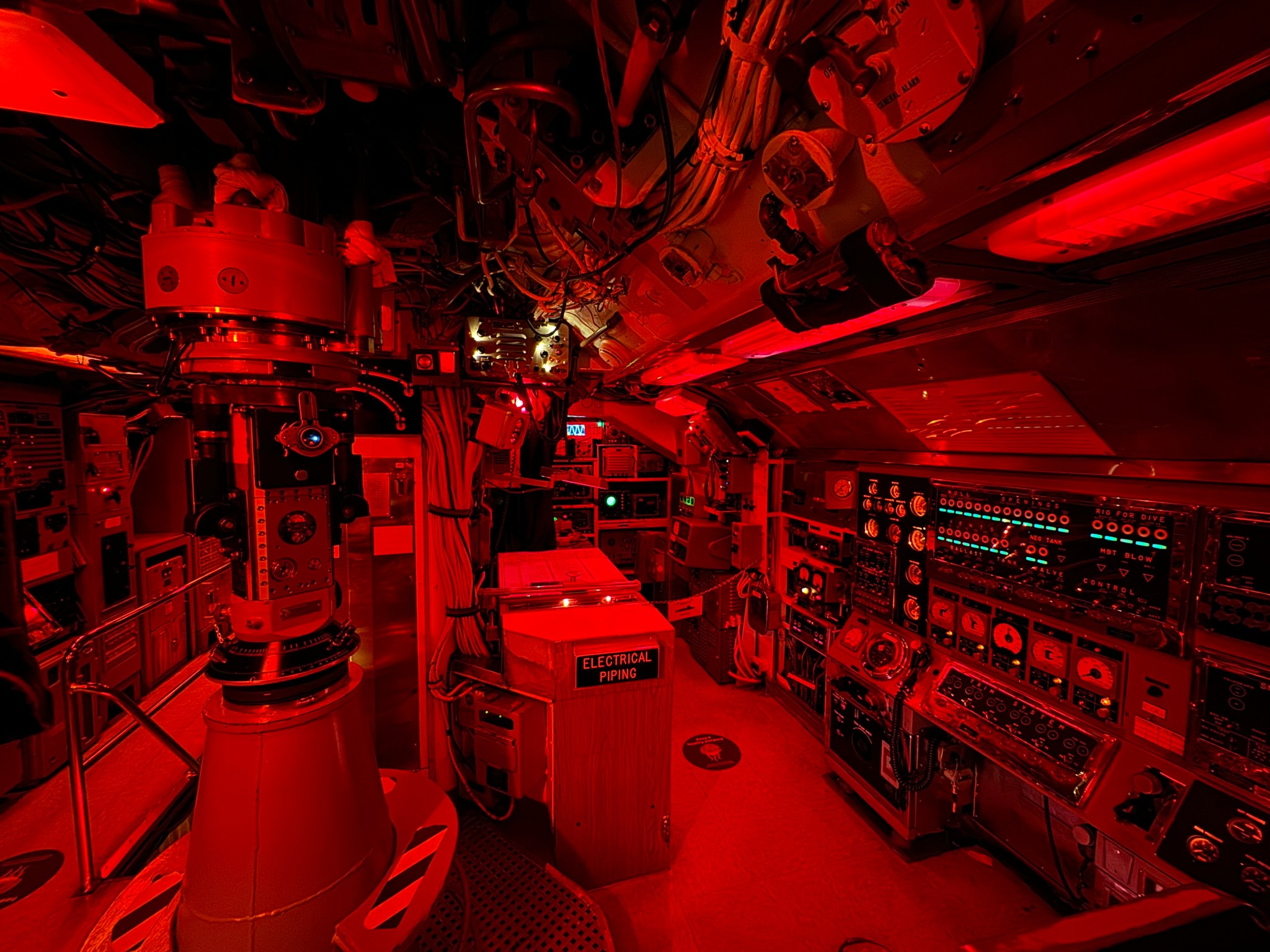 Rigged for Red – Why are there red lights on a submarine? – Fair Winds ...