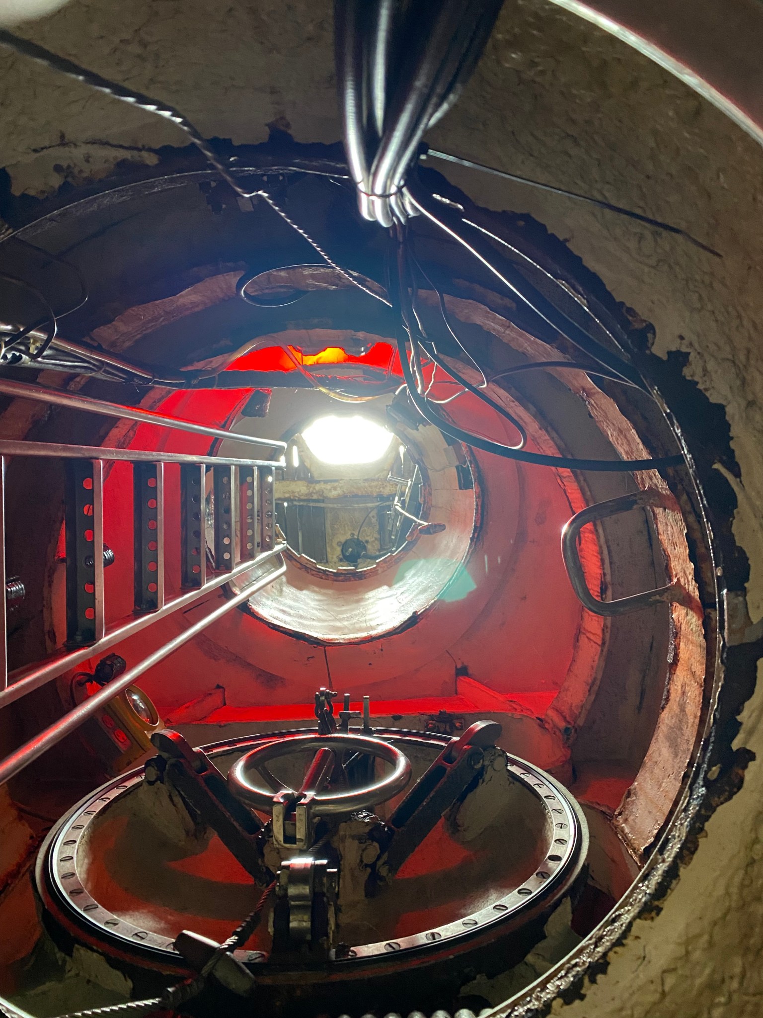 Rigged for Red – Why are there red lights on a submarine? – Fair Winds ...