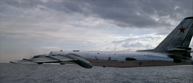 Movie Review – The Hunt for Red October (1990) – Fair Winds & Following ...